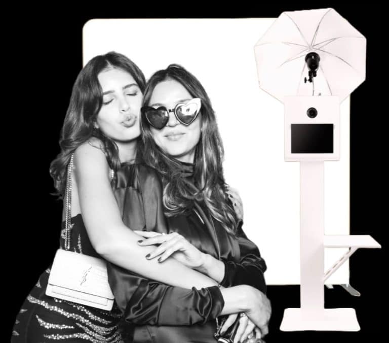 Black and White Photo Booth | Ultimate Glam - Luxe Booth | Photo Booth ...